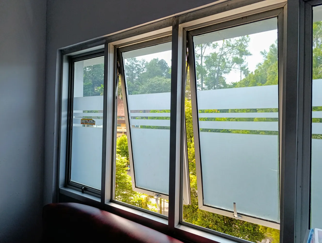 MG East London Glazier, London, E16 1YT